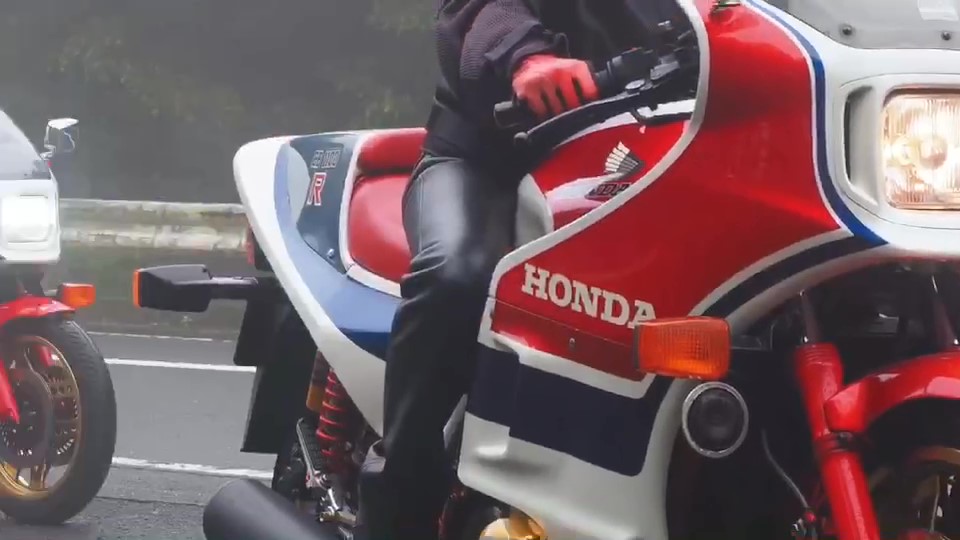 CB1100R生誕40周年記念写真集